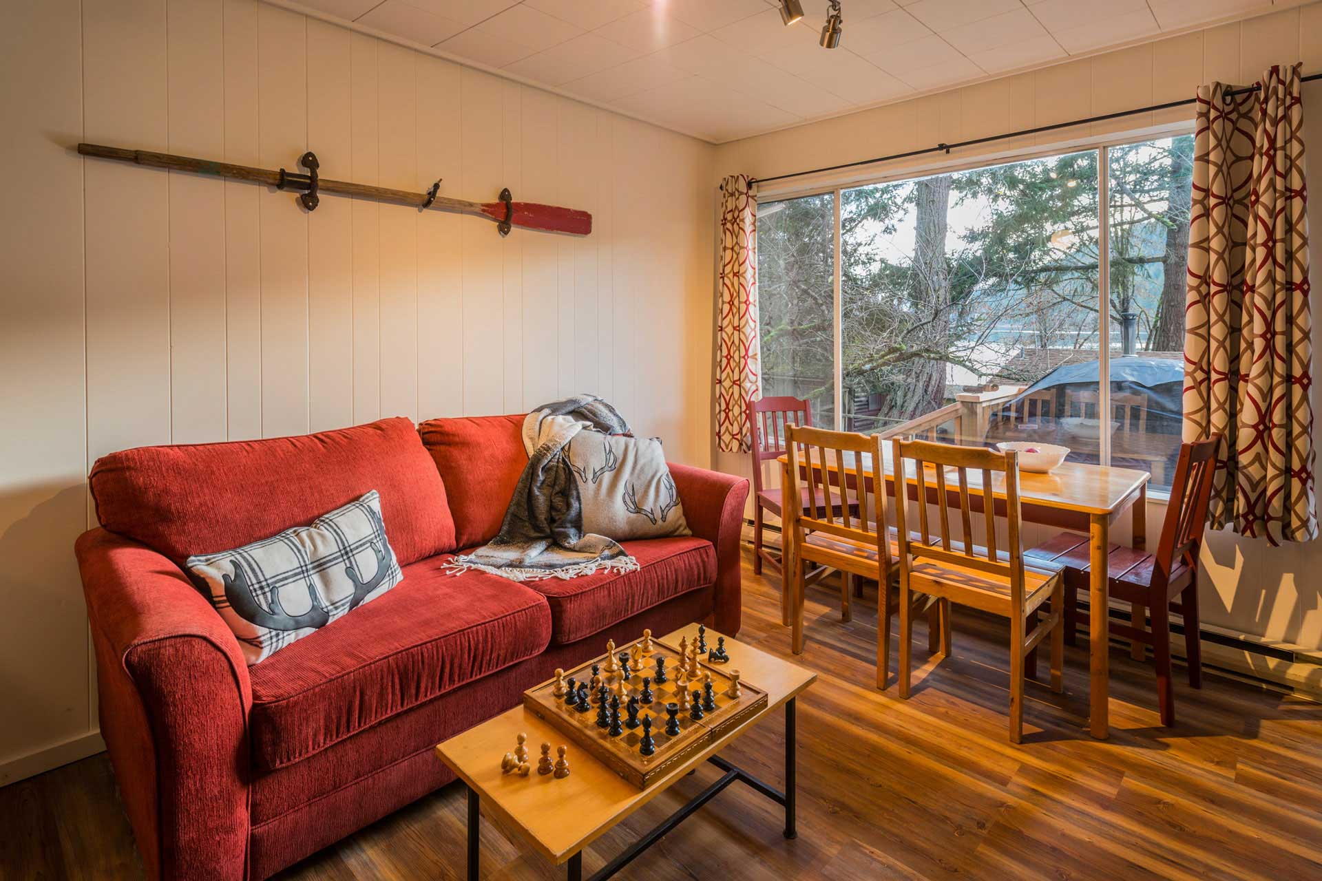 Rustic Lakeside Cottages at Holiday Resort | Cabin 4 | Green Acres Resort